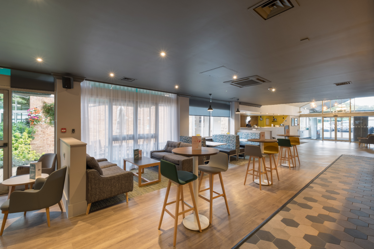 Holiday Inn Swindon Hotel | Best Price Guaranteed